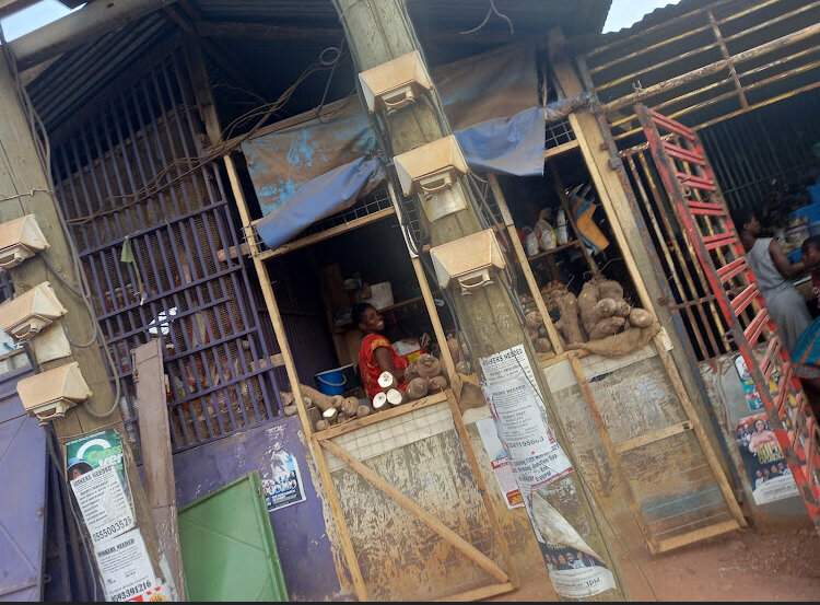 Pazarlar ve çarşılar Maakro Market, Kumasi, foto