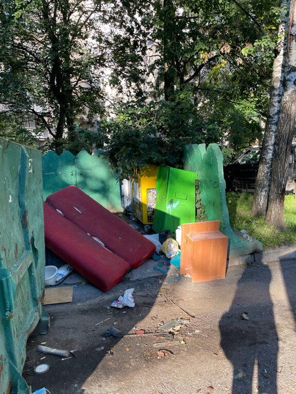 Çöp alanları Trash and garbage disposal area, Saint‑Petersburg, foto