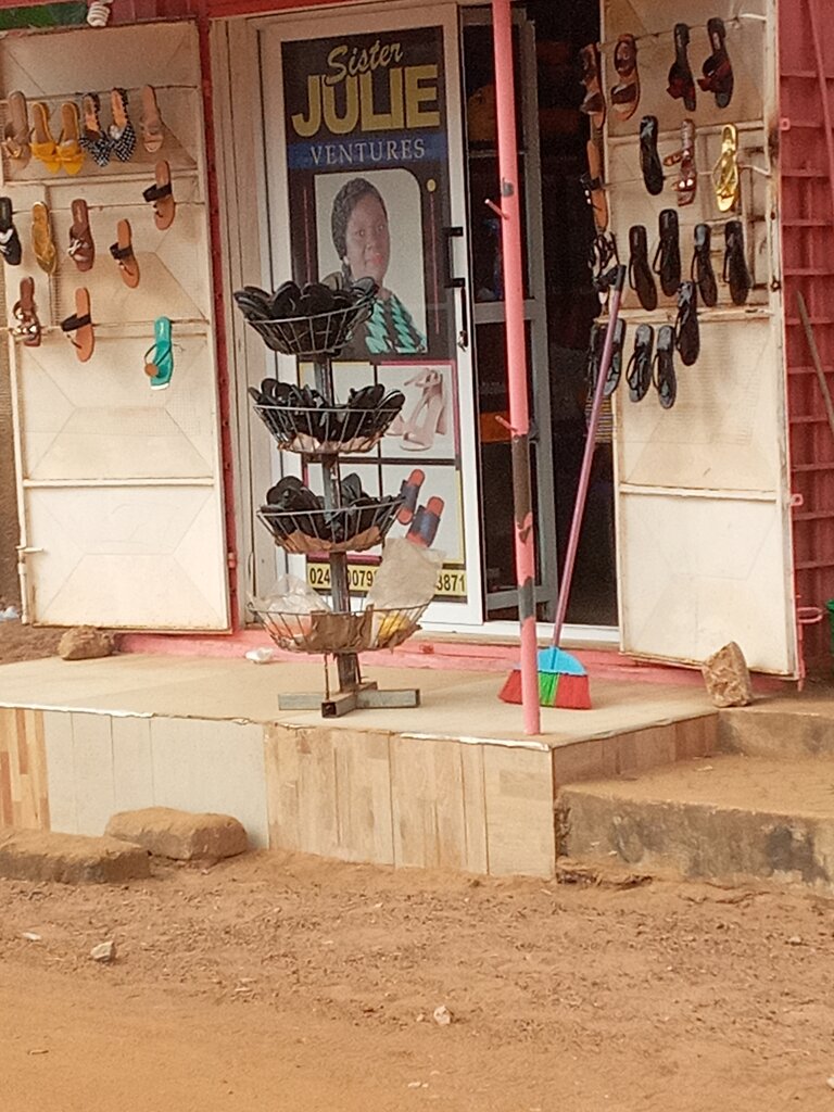 Moda evleri Sister Julie ventures, Dünya, foto