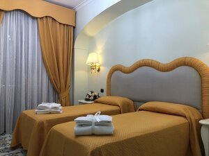 Villa Le Zagare Relais & SPA (Campania, Province of Naples, Via Visitazione, 68), otel  Campania'dan
