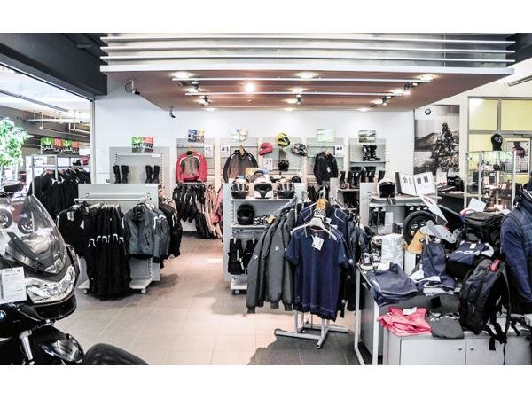Motosiklet yedek parçaları BMW Wien Motorrad Zentrum, Viyana, foto