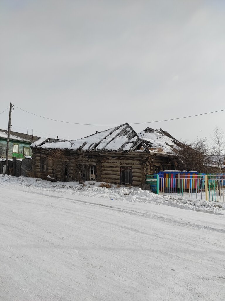 Turistik yerler Старейший дом в Олёкминске, Olyokminsk, foto