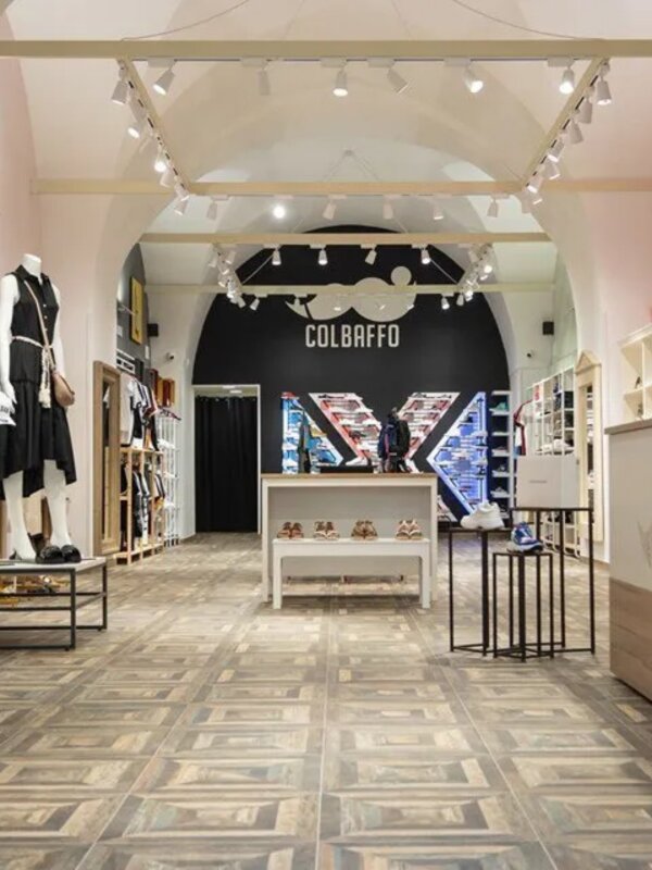 Giyim mağazası Colbaffo Fashion Store Calzature ed Abbigliamento, Puglia, foto