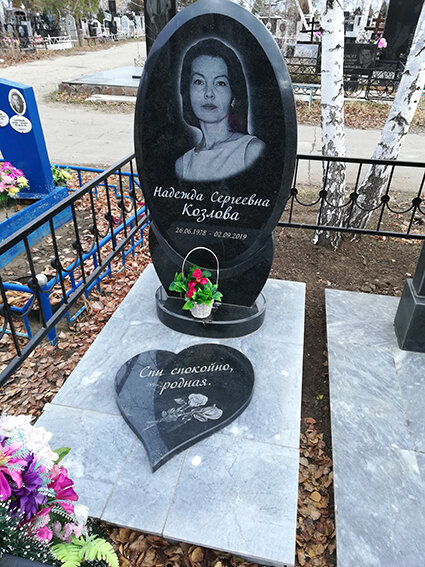 Heykel ve mezarlık taşı üreticileri MATVEEVgranit, Saratov, foto