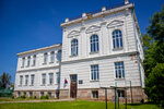 Shkola № 7 (Likhoslavlskaya ulitsa No:30Б), ortaokul  Lixoslavl'dan