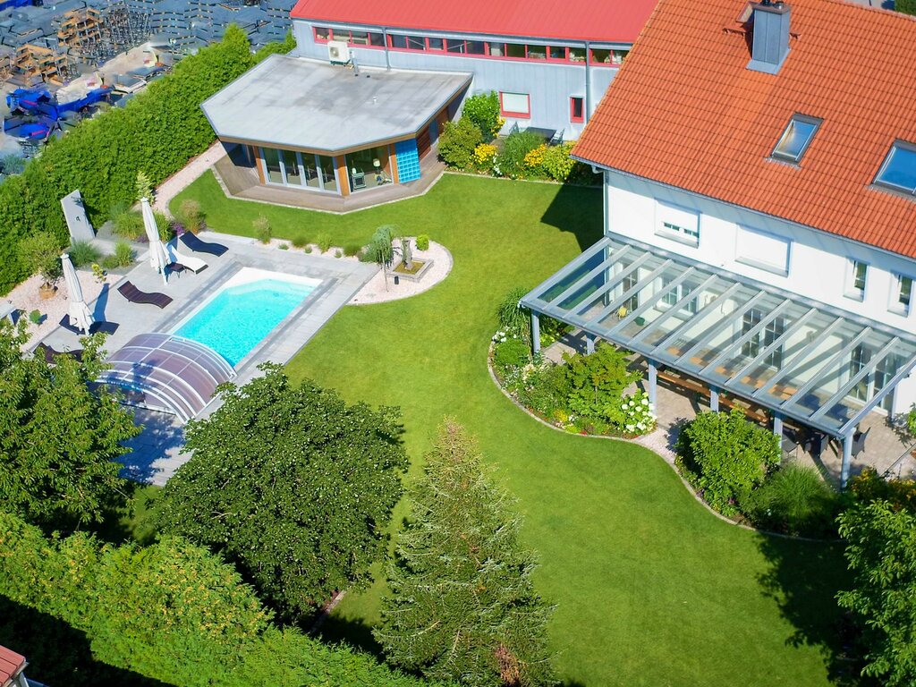Peyzaj tasarımı Adler E. K. Garten- und Landschaftsbau, Bavyera, foto