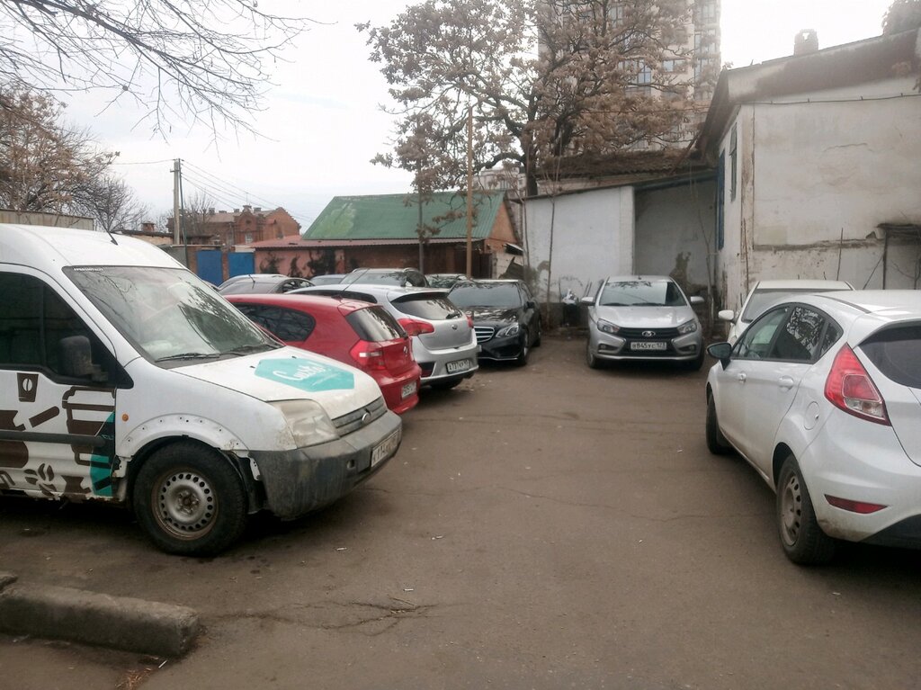 Otoparklar Parking lot, Krasnodar, foto