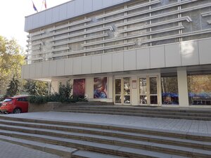 Sevastopol Art Museum named after M. P. Kroshitsky (проспект Генерала Острякова No:70), müzeler ve sanat galerileri  Sevastopol'dan