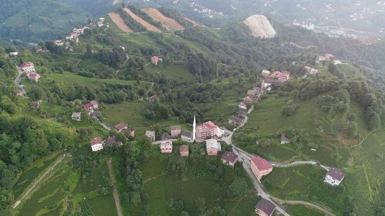 Cami Balaban Mahallesi Çukurkent, Hayrat, foto