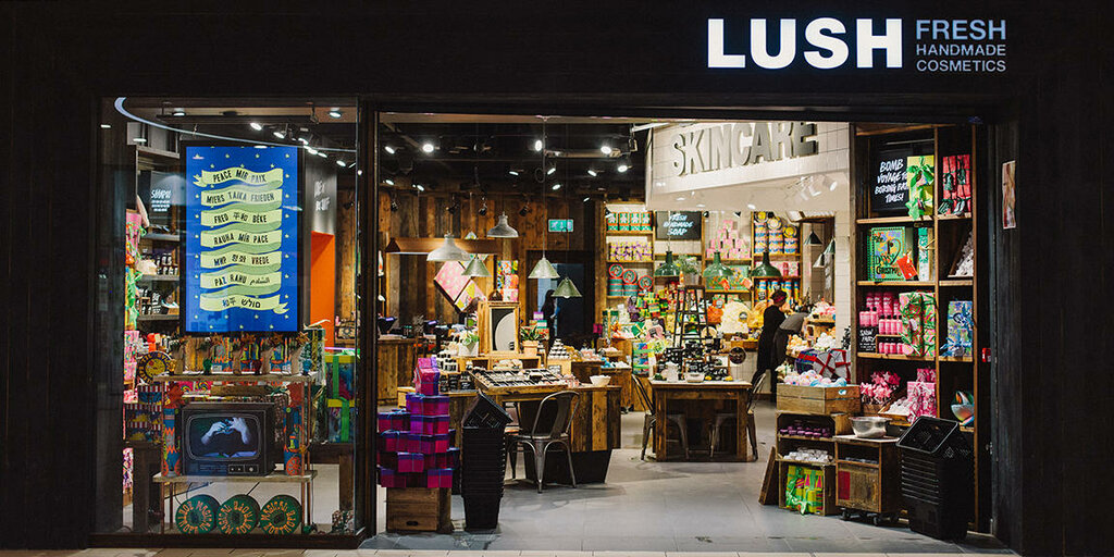 Kozmetik ve parfümeri mağazaları Lush Cosmetics Lakeside, İngiltere, foto