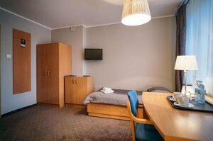 Hotel Dom Polonii (Warmian-Masurian Voivodeship, Powiat Ostródzki, Ostróda), otel  Ostroda'dan