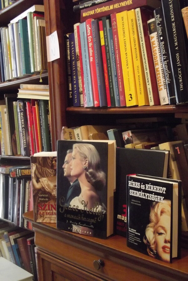 Kitap mağazaları Nosztalgia Antikvárium ifj. Nagy László, Budapeşte, foto