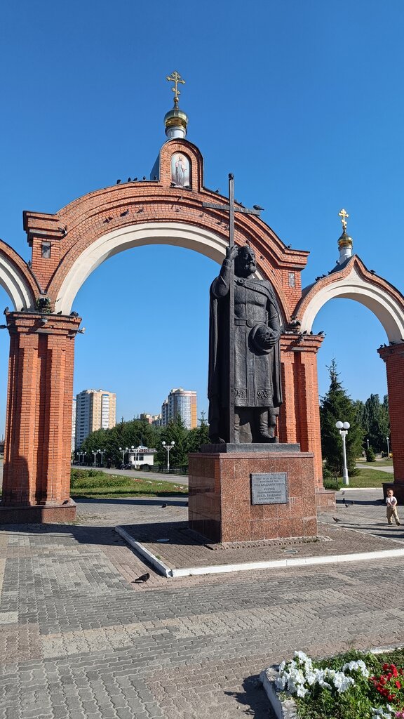 Anıt, heykel Князь Владимир, Novocheboksarsk, foto