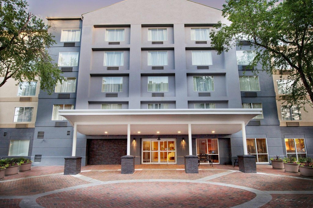 Otel Fairfield Inn & Suites by Marriott Atlanta Buckhead, Atlanta, foto
