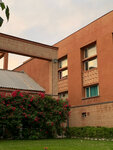 The Aga Khan School of Osh (Kurmanjan datka Street No:93), fen lisesi, sosyal bilimler lisesi  Osh'tan