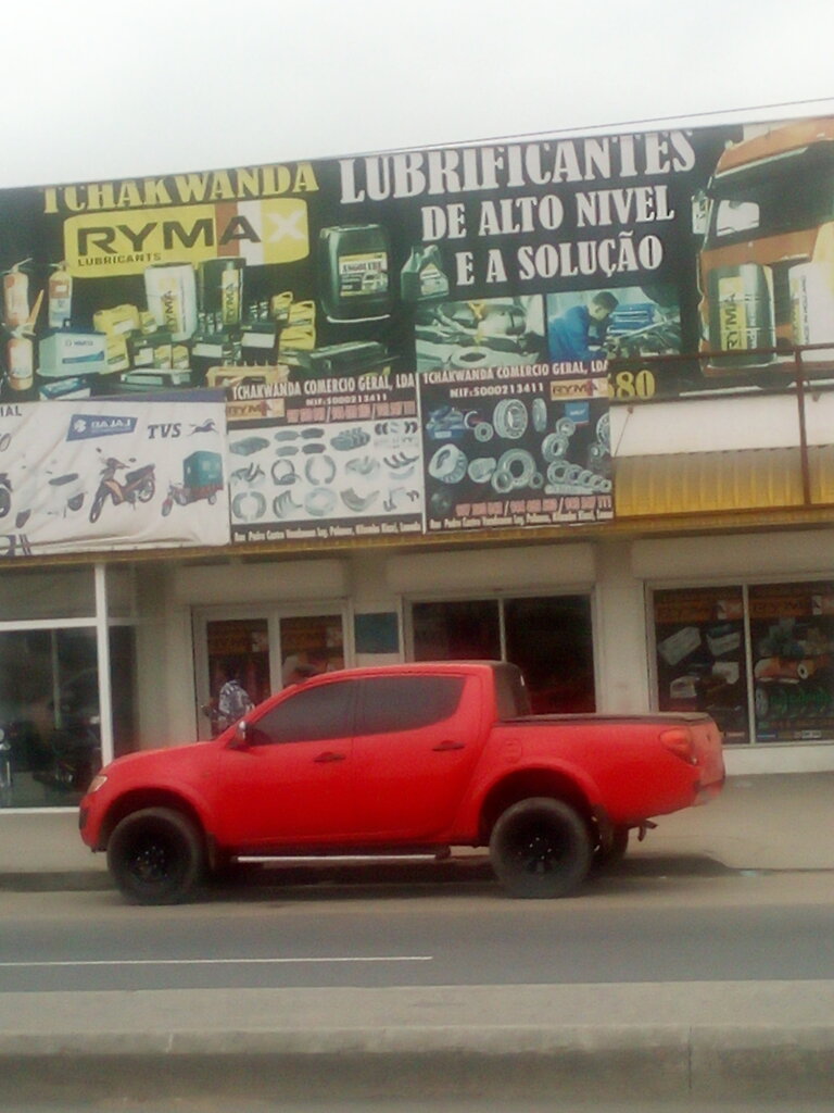 Jant ve lastikçiler Só Pneus e Baterias, Loanda, foto