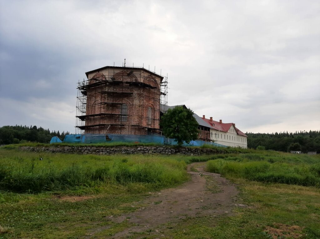 Ortodoks kiliseleri Tserkov Troitsy Zhivonachalnoy V Svyato-Troitskom Anzerskom skitu, Arhangelskaya oblastı, foto