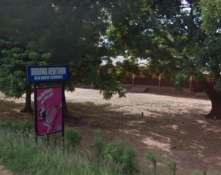 Ortaokul Dodowa New town Basic School, Dünya, foto