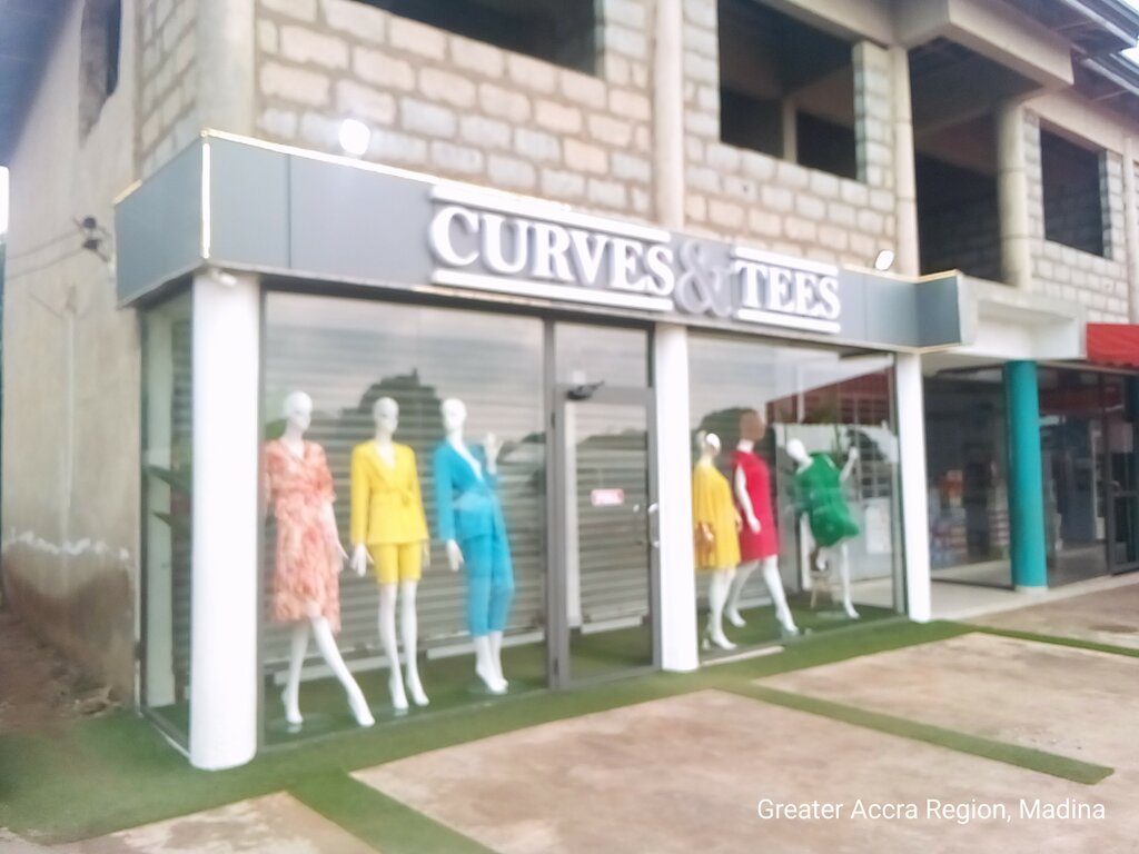 Giyim mağazası Curves And Tees, Dünya, foto