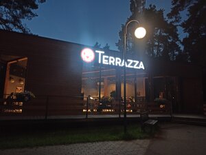 Terrassa (Leningrad Region, Luga, Srednyaya Zarechnaya ulitsa, 96), restoran  Luga'dan