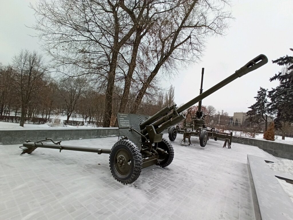 Teknoloji anıtı 76-мм дивизионная пушка ЗиС-3 образца 1942 г., Voronej, foto