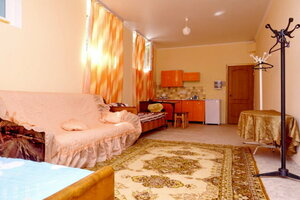 Na shosse Svobodi 12E (шоссе Свободы No:12Е), otel  Alupka'dan