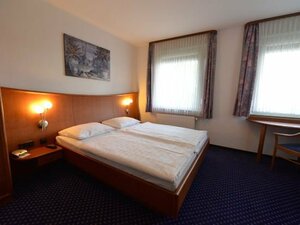 Trollinger Hof (North Rhine-Westphalia, Herford, Detmolder Straße, 89), otel  Bad Oeynhausen'den