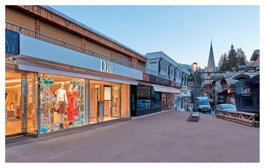 Dior, clothing store, Auvergne-Rhône-Alpes, Savoie, Courchevel, Rue du ...
