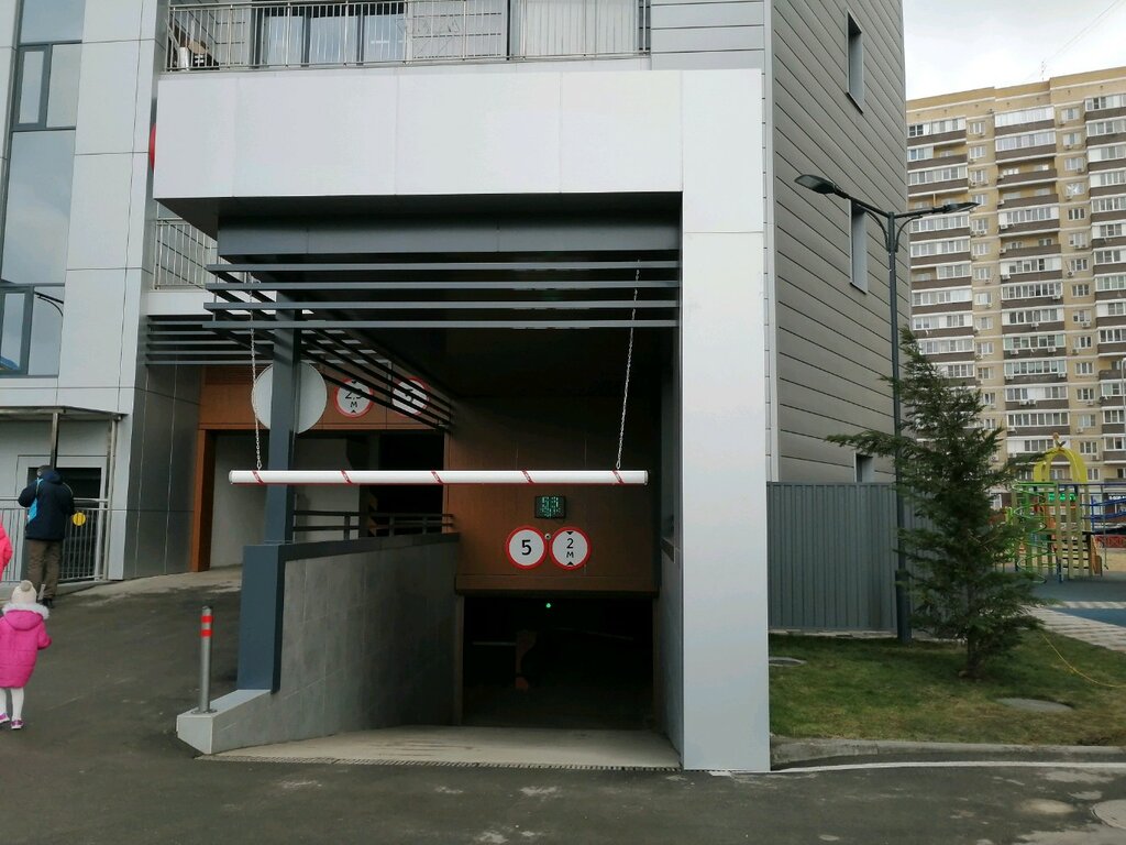 Otoparklar Parking lot, Krasnodar, foto