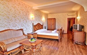 Art house Rotonda (Виноградная улица No:15, посёлок городского типа Гурзуф), otel  Kırım Cumhuriyeti'nden