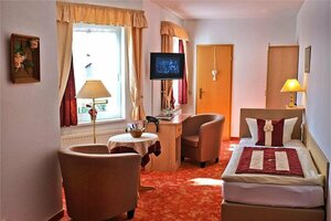 Altstadthotel Garni Grimma (Saxony, Leipzig District, Grimma, Brückenstraße), otel  Grimma'dan