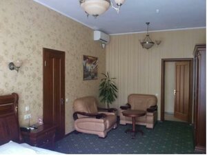 VIP club Status (улица Михаила Грушевского No:2Д, Полтава), otel  Poltava'dan