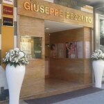 Giuseppe Pezzuto (Campania, Province of Naples, la città di Pozzuoli, Corso Umberto I), hediyelik eşya mağazaları  Campania'dan