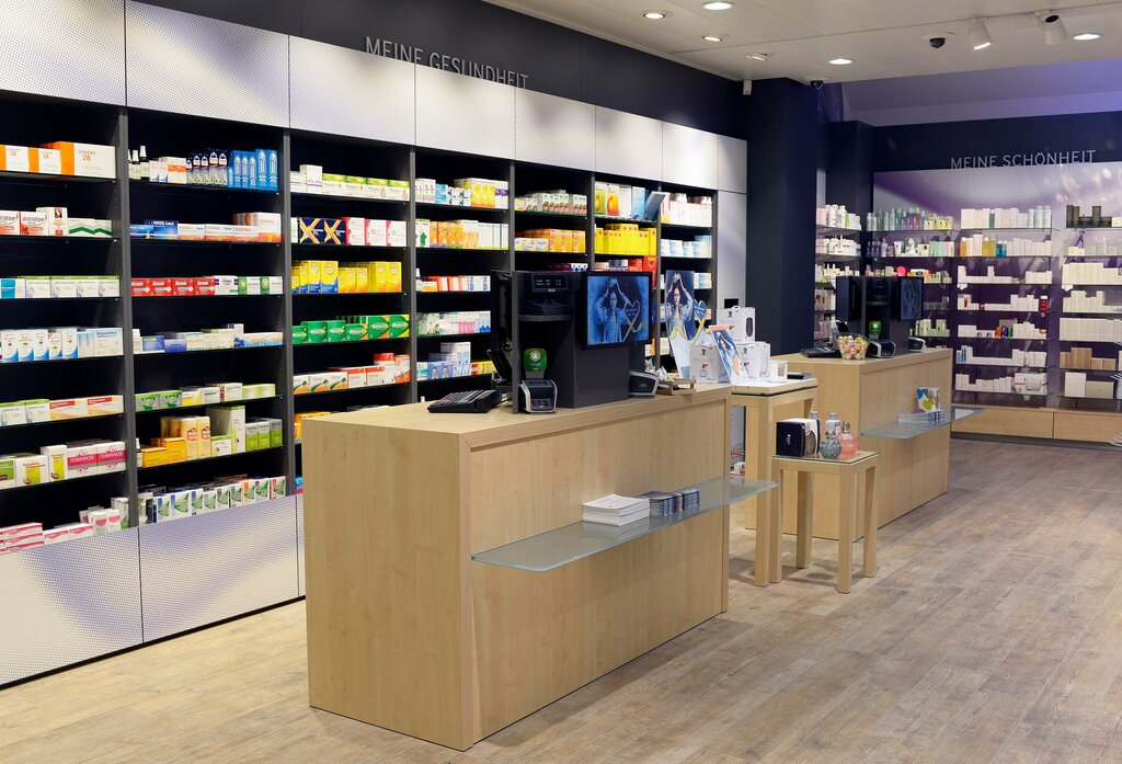 Eczaneler Dropa Drogerie Apotheke Davos, Graubunden, foto