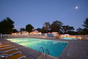 Camping Parc Bellevue (Avenue Maurice Chevalier No:67, Cannes), otel  Cannes'dan