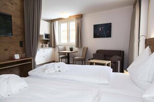 Hotel Alpenleben Garni Apart (Nassereinergasse No:4, Sankt Anton am Arlberg), otel  Sankt Anton am Arlberg'den