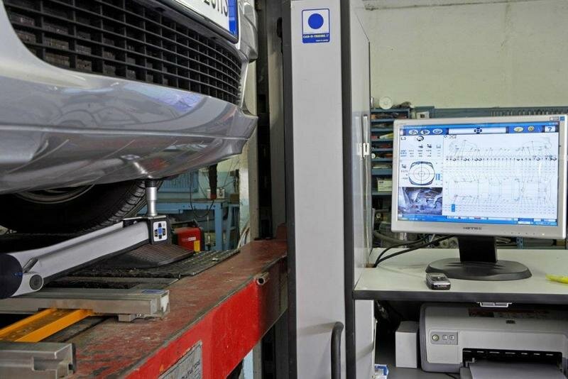 Çekici hizmeti Carrozzeria Europa, Lombardiya, foto