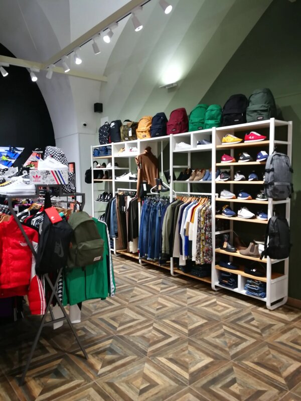 Giyim mağazası Colbaffo Fashion Store Calzature ed Abbigliamento, Puglia, foto