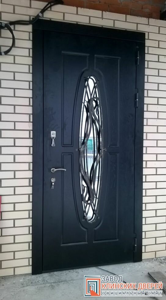 Kapılar Zavod Klinskih dverej, Klin, foto