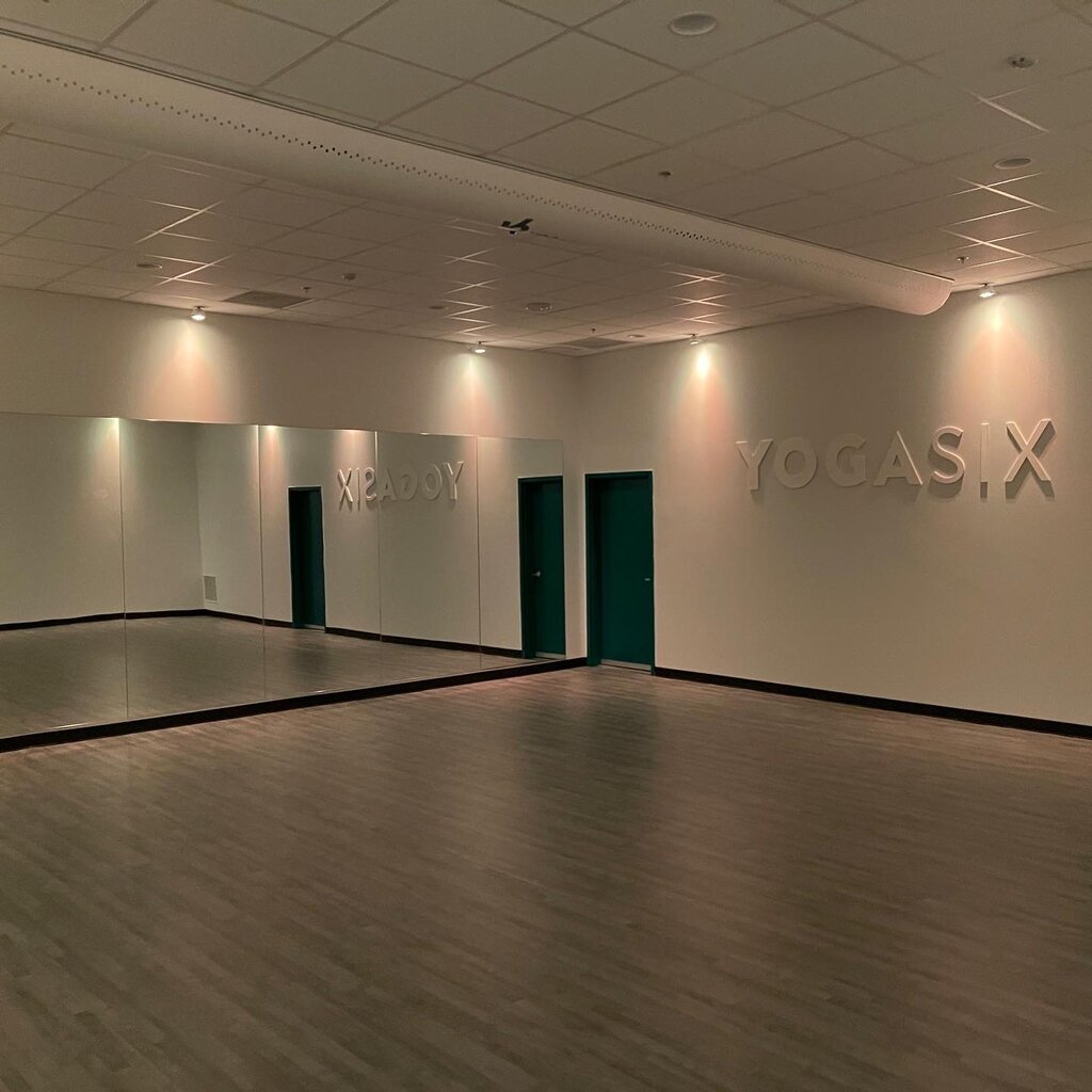 Yoga stüdyosu YogaSix, Pittsburg, foto