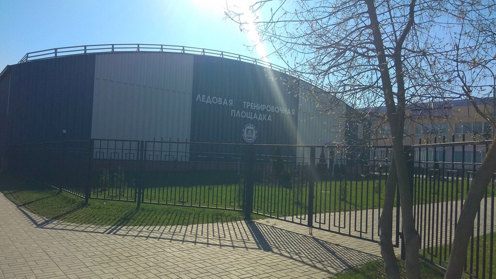 Buz pateni pistleri Химик, Navapolatsk, foto