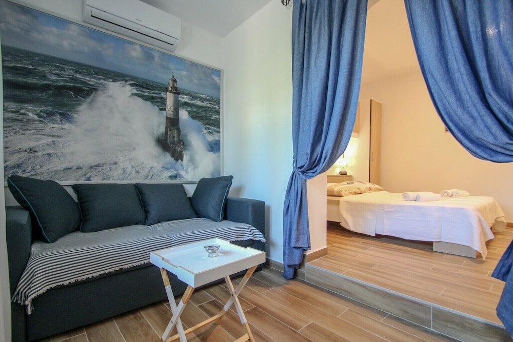 Otel Lucia, Dünya, foto