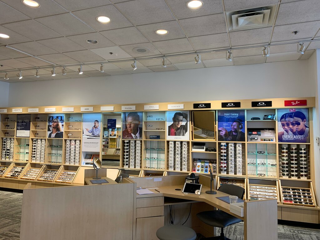 Giyim mağazası LensCrafters, Pittsburg, foto