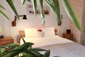 Une Nuit Ailleurs (Rue des Fiottets No:9, Le Locle), otel  Neuchatel'den