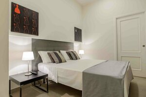 Duomo 64 Apartments (Via Duomo No:64, Naples), otel  Napoli'den