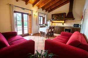 Turismo Rural Monte João Roupeiro (Faro, Aljezur, Odeceixe), otel  Faro'dan