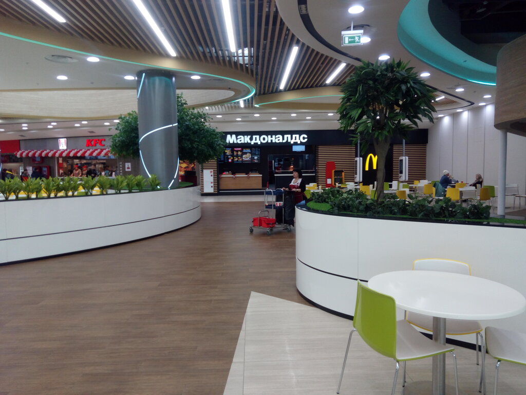 Fast food McDonald's, Samara, foto