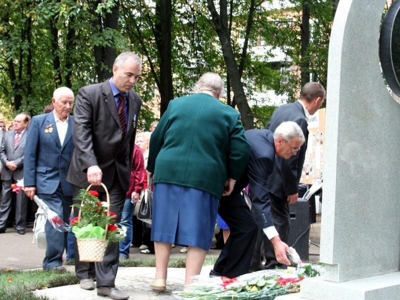 Anıt, heykel Ликвидаторам аварии на Чернобыльской АЭС, Kimovsk, foto