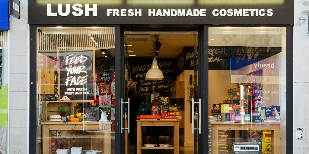 Kozmetik ve parfümeri mağazaları Lush Cosmetics Cheltenham, Gloucestershire County, foto