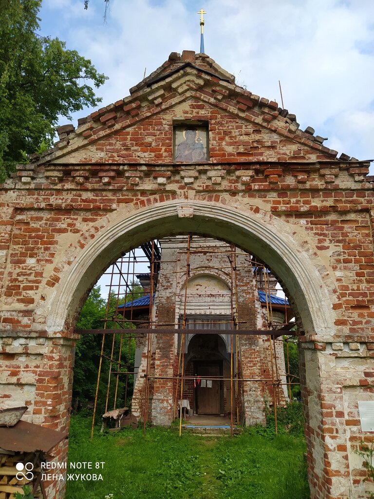 Ortodoks kiliseleri Tserkov Nikolaya Chudotvortsa v Kosmodamianskom, Yaroslavskaya oblastı, foto